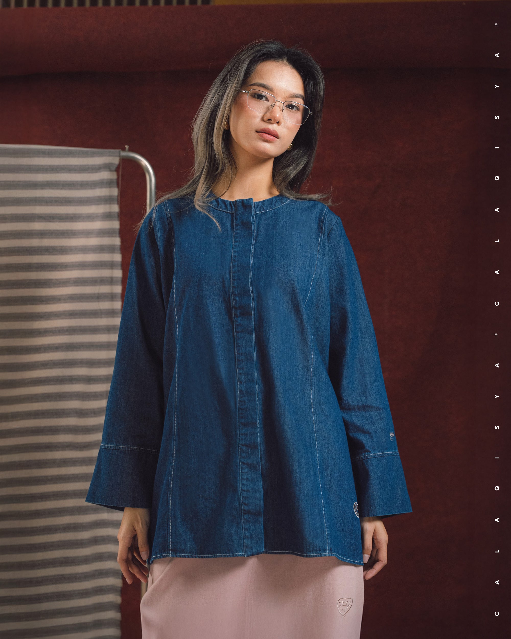 RANCH RAYS TOP IN DARK BLUE DENIM – CalaQisya