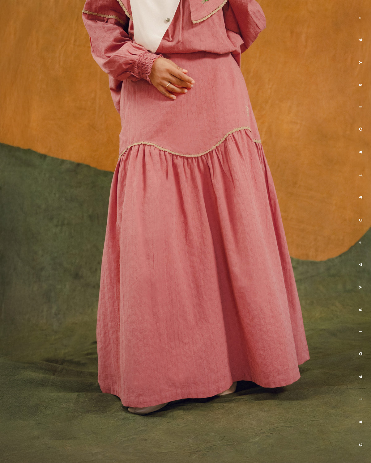 SUNLIT SKIRT IN GARNET ROSE – CalaQisya
