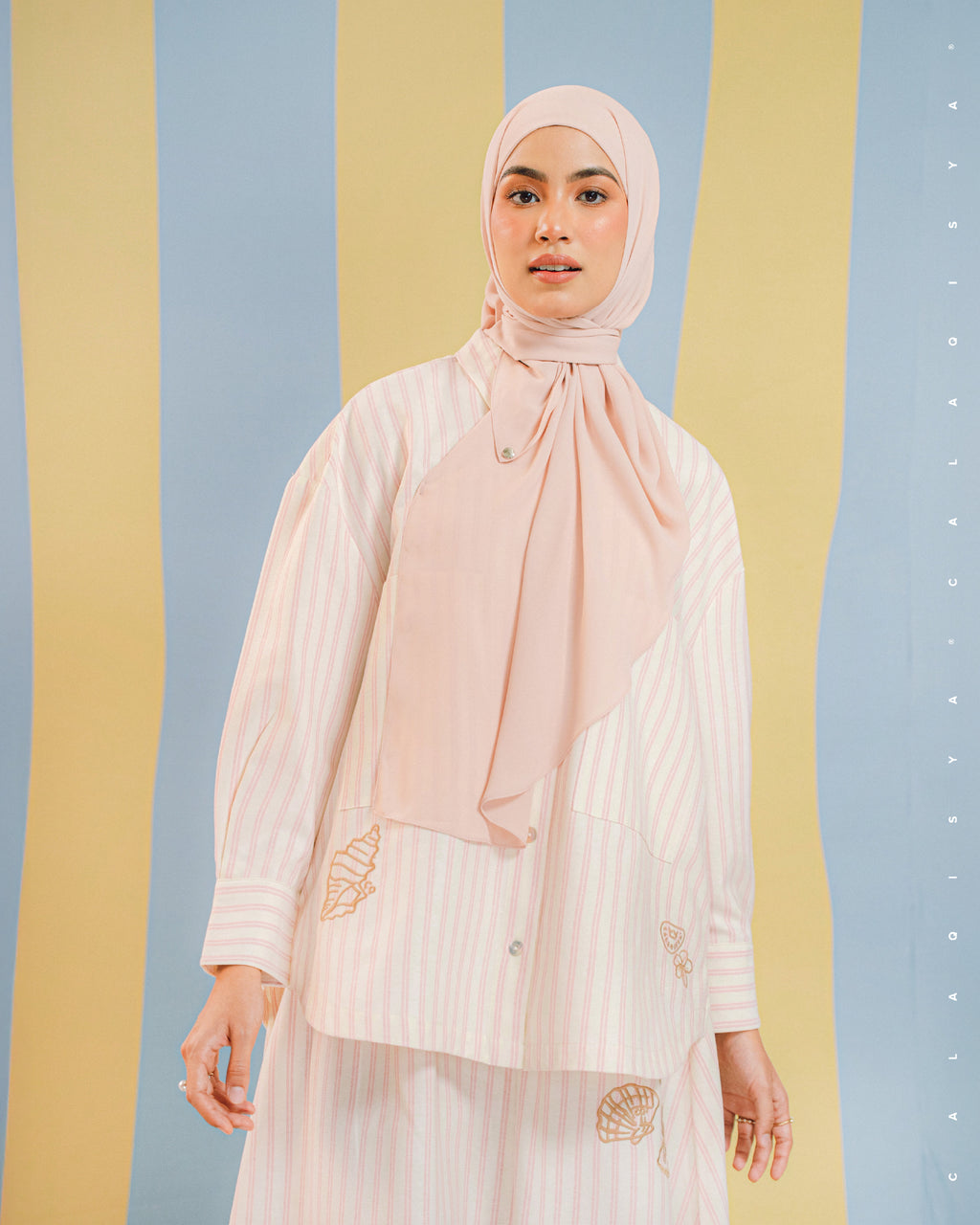BAYU KAIL TOP IN OFF WHITE – CalaQisya