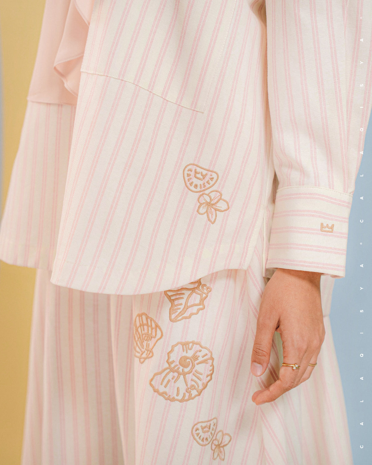 BAYU KAIL TOP IN OFF WHITE – CalaQisya